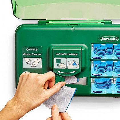 Wound Cleansing | Wound Care | First Aid Online